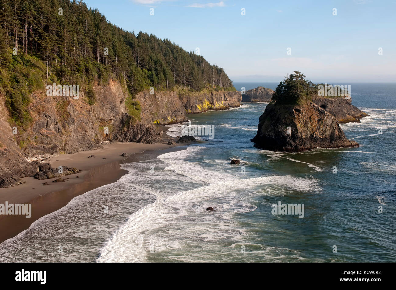 Pacific rocky shore, Oregon, USA Stock Photo - Alamy
