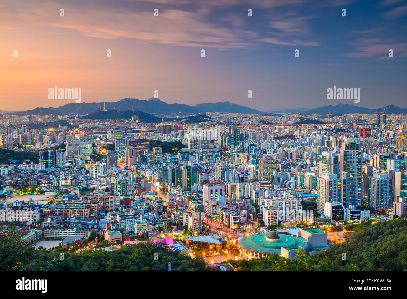 Seoul. Cityscape image of Seoul downtown during summer sunset Stock ...