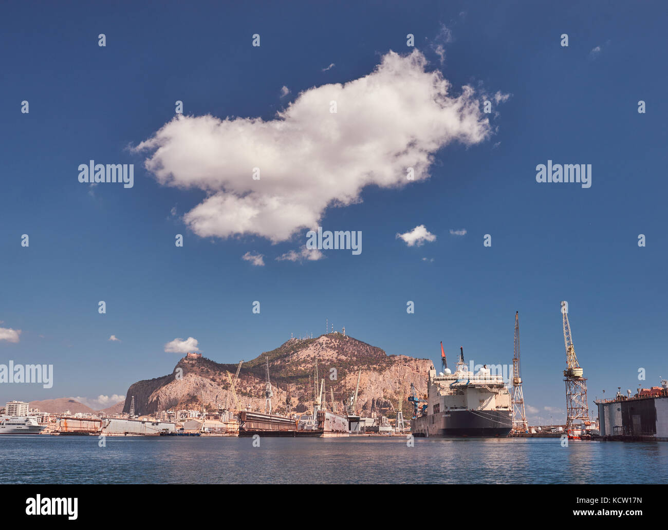 Harbor of Palermo, shipyard - Sicily Stock Photo - Alamy