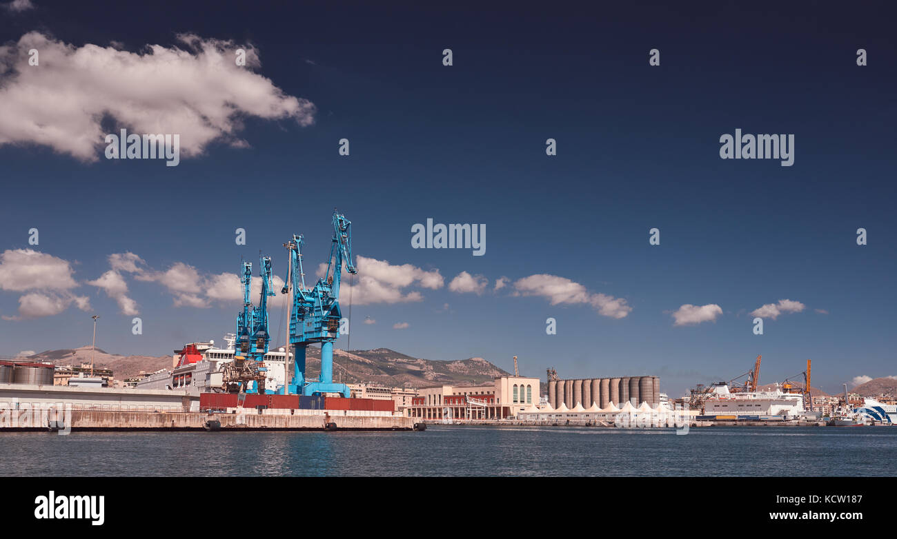 Harbor of Palermo, harbor crane, Sicily Stock Photo - Alamy