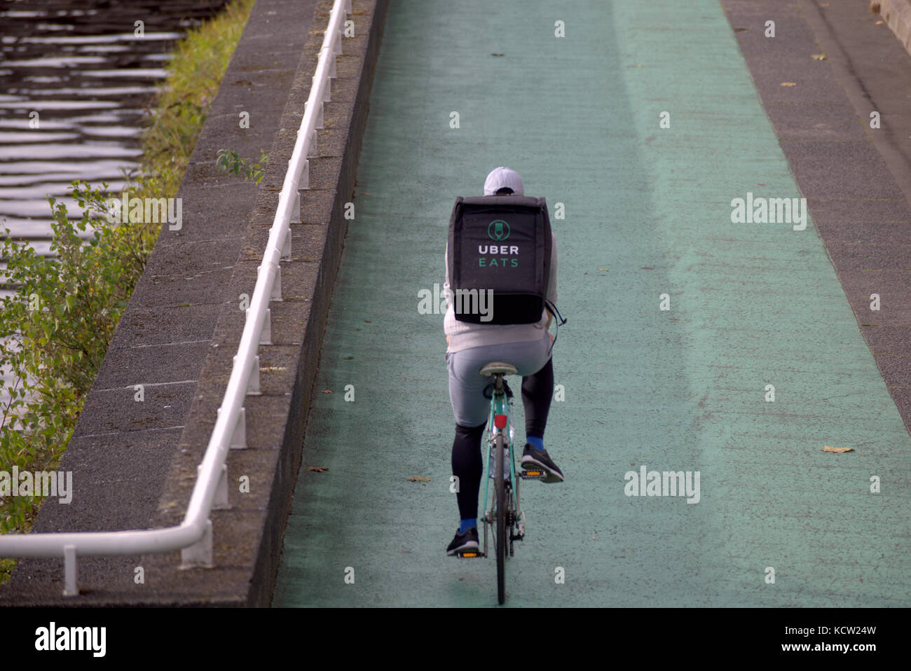 Uber Eats High Resolution Stock Photography and Images - Alamy