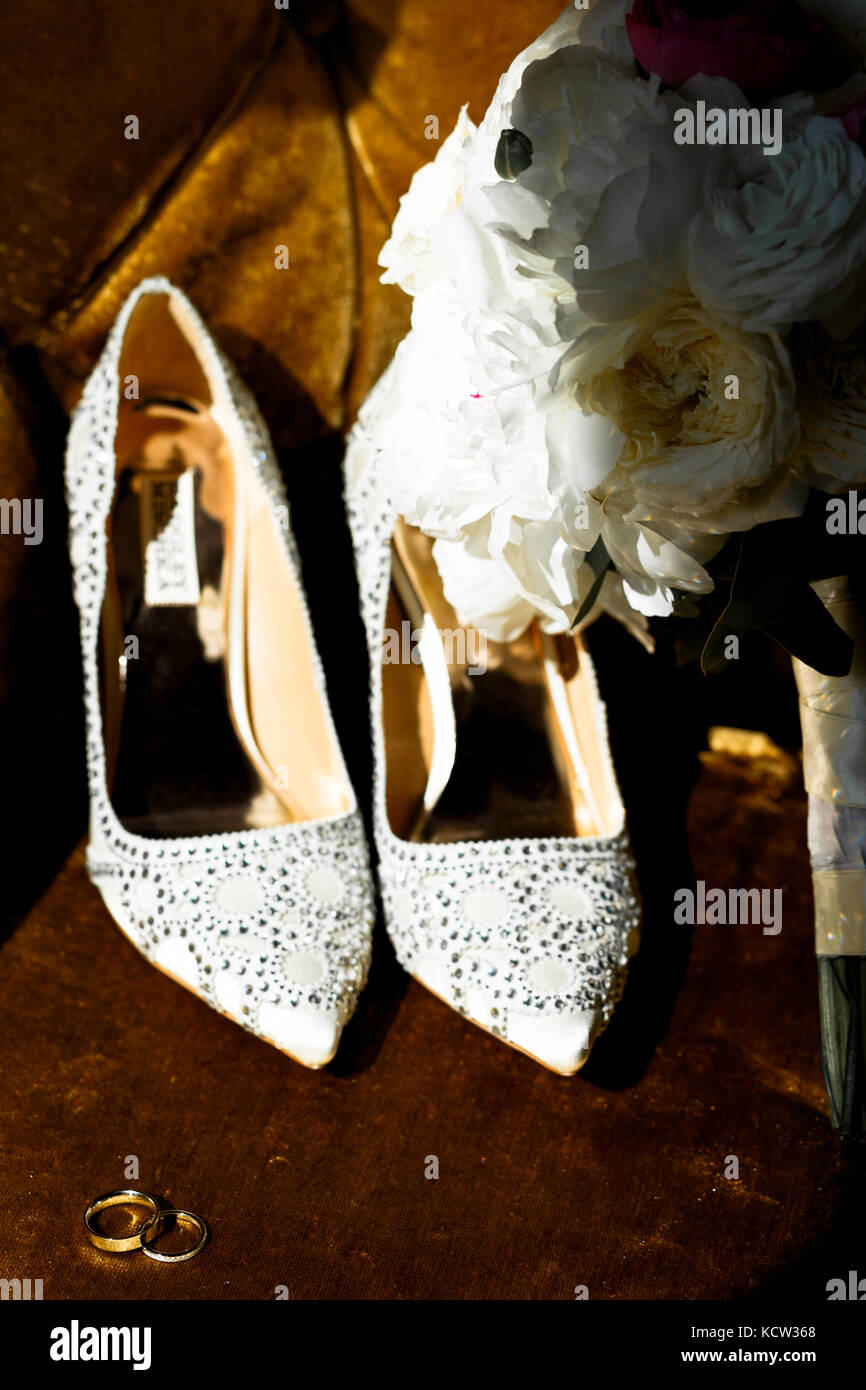 Morning wedding preparation Stock Photo - Alamy