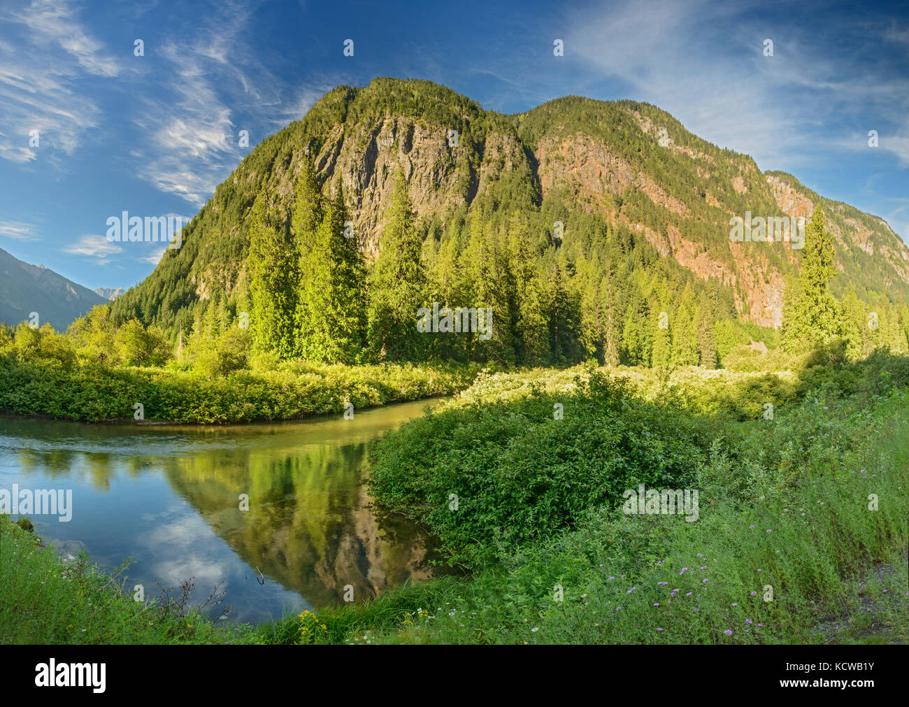 The cascade range hi-res stock photography and images - Alamy