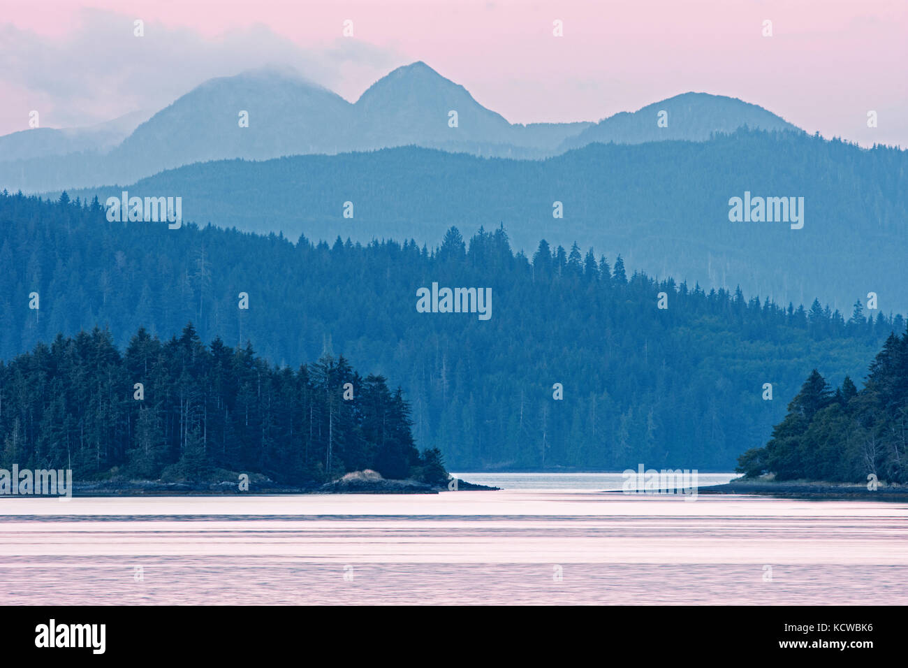 Queen Charlotte Mountains (Insular Mountains). Pacific Ocean. Graham ...