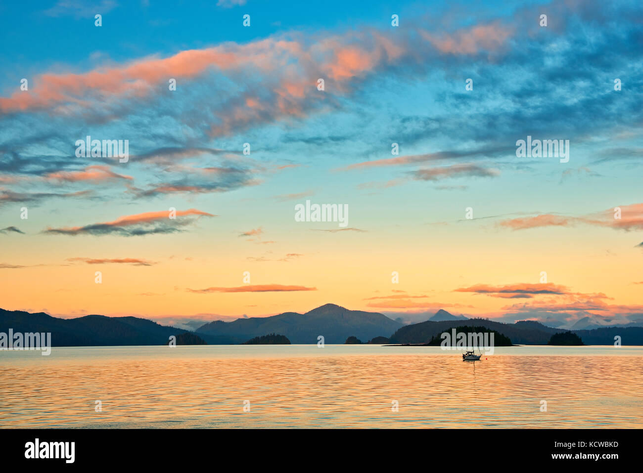 Queen Charlotte Mountains (Insular Mountains). Pacific Ocean. Graham ...
