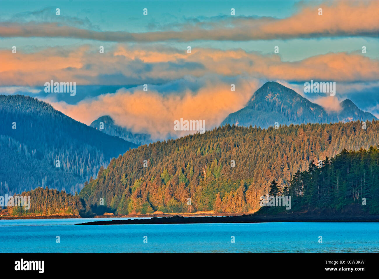 Queen Charlotte Mountains (Insular Mountains). Pacific Ocean. Graham ...