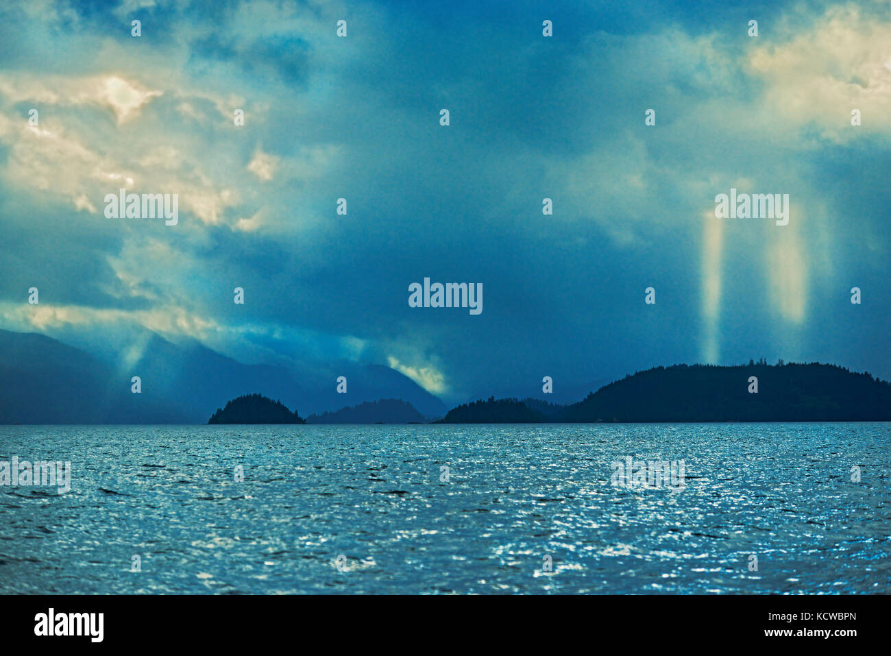 Queen Charlotte Mountains (Insular Mountains). Pacific Ocean. Graham ...