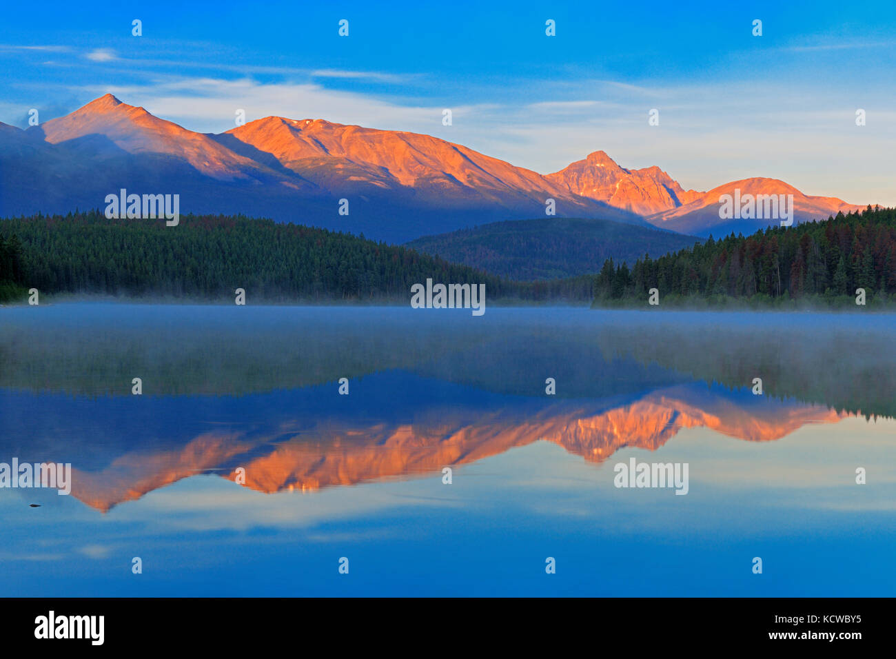 Trident mountain range hi-res stock photography and images - Alamy