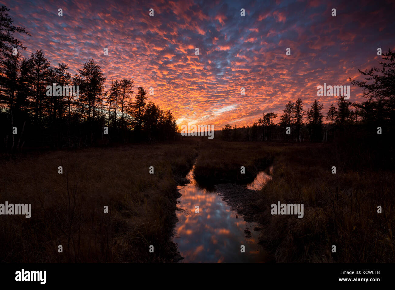Clouds with reflections hi-res stock photography and images - Alamy