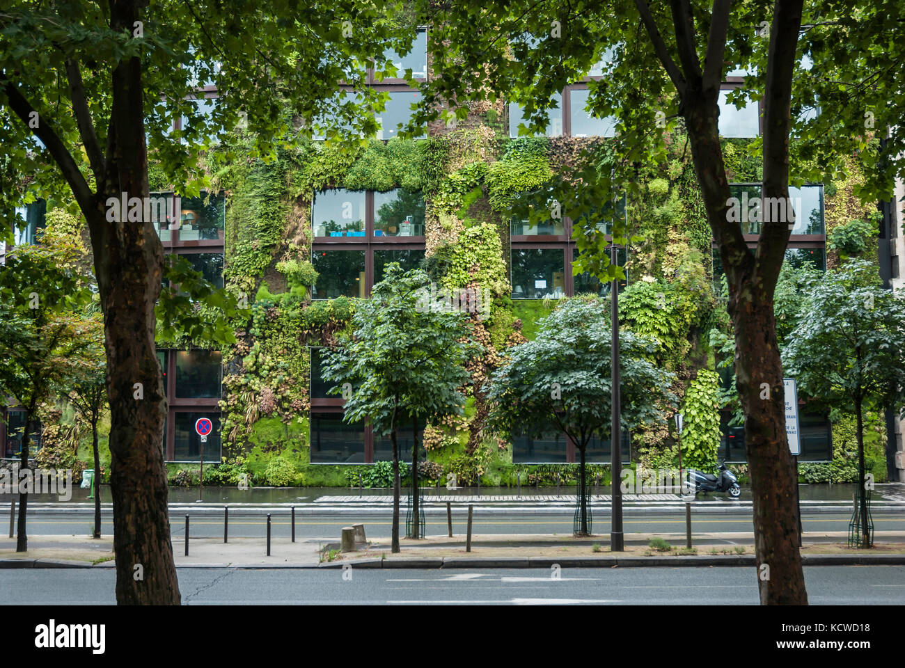 Vertical garden wall on a building in Paris on Quai Branly Stock Photo ...