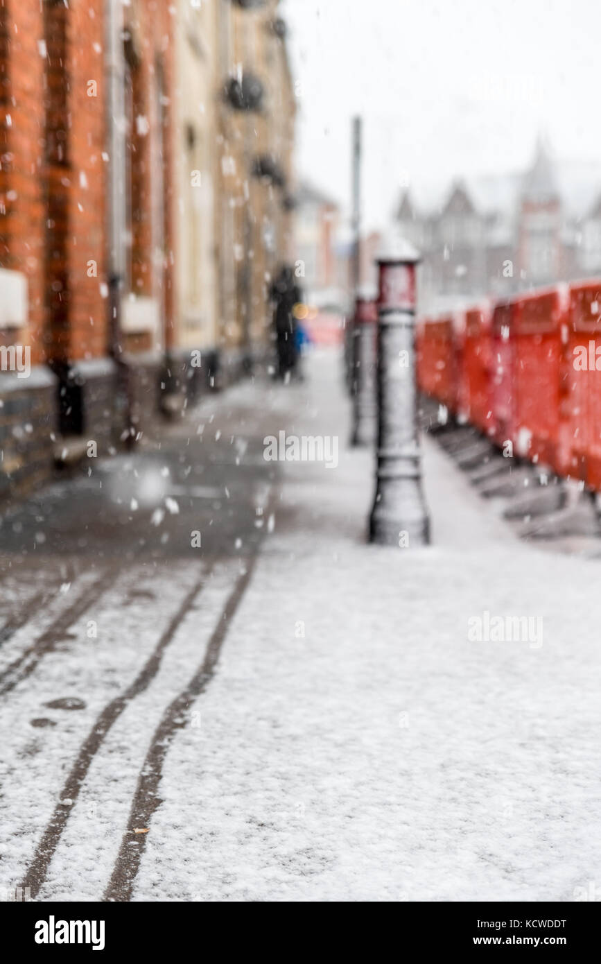 Snow covers England streets during short winter Stock Photo - Alamy
