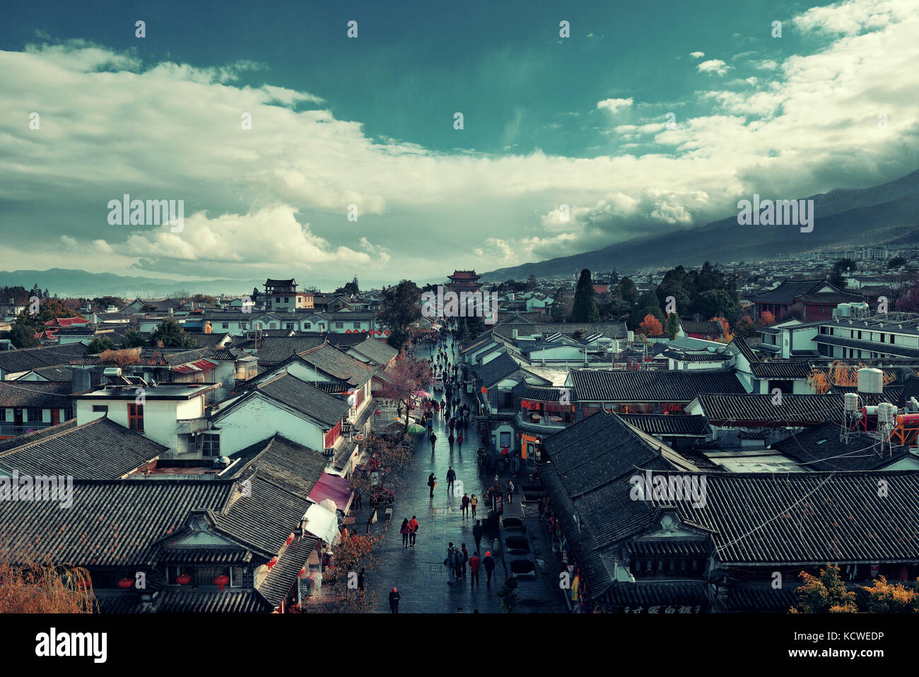 DALI, CHINA - DEC 5: Street view on December 5, 2014 in Dali, China ...