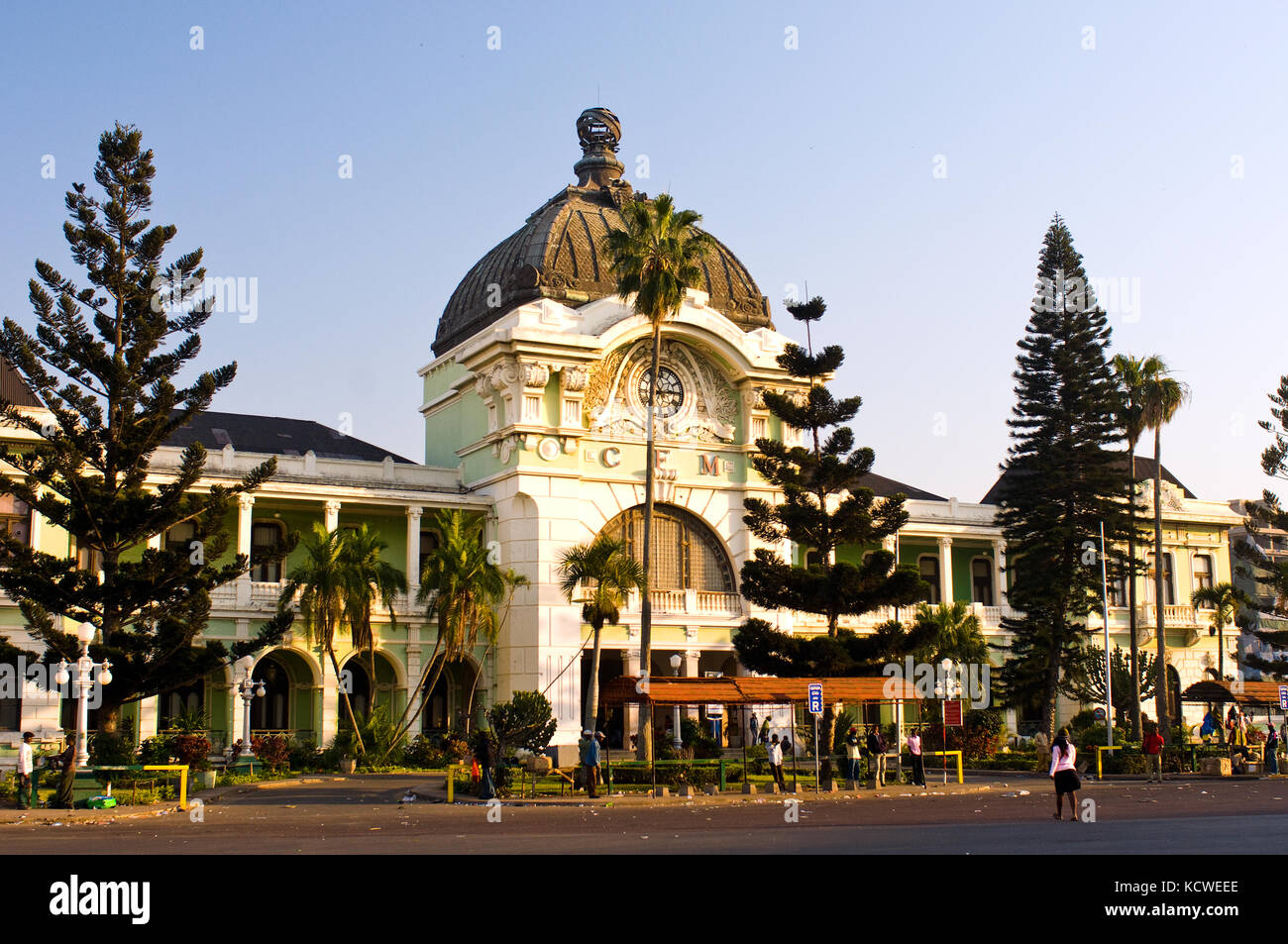 Mozambique maputo station hi-res stock photography and images - Alamy