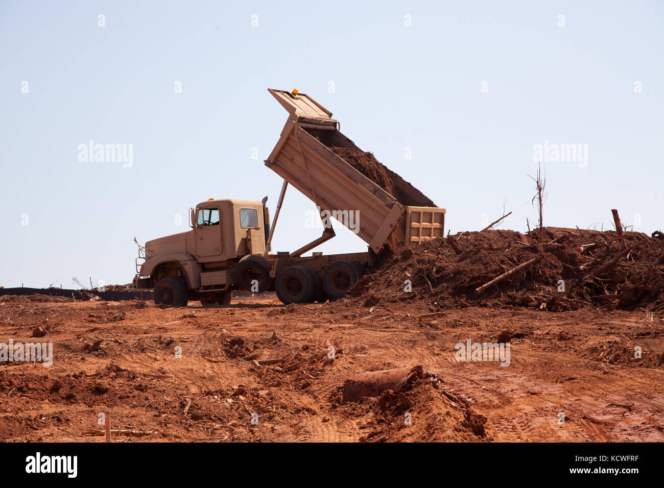 South Carolina Army National Guard Soldiers from the 124 Engineer ...