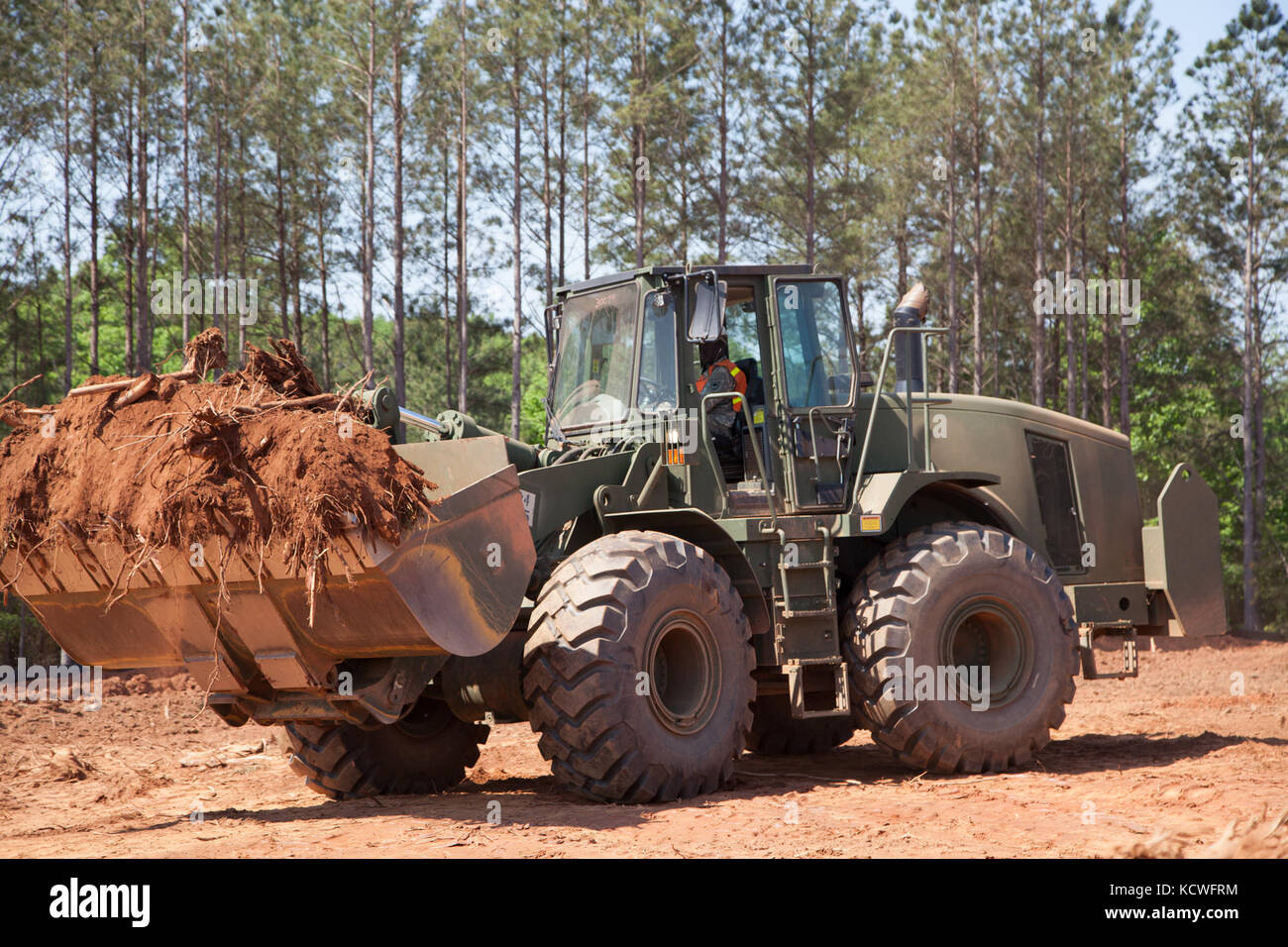 South Carolina Army National Guard Soldiers from the 124 Engineer ...