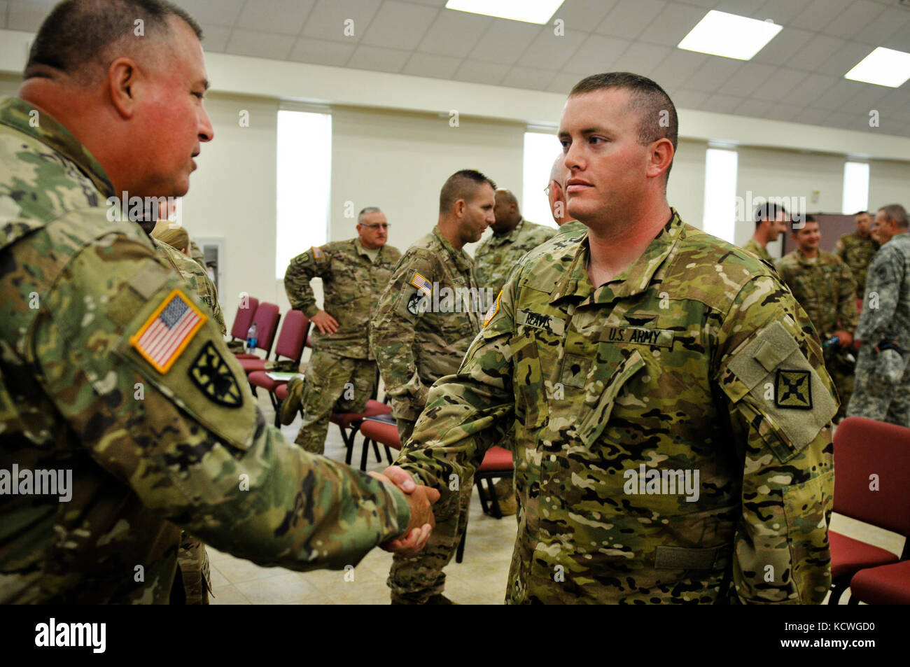 U s army general visits hi-res stock photography and images - Alamy