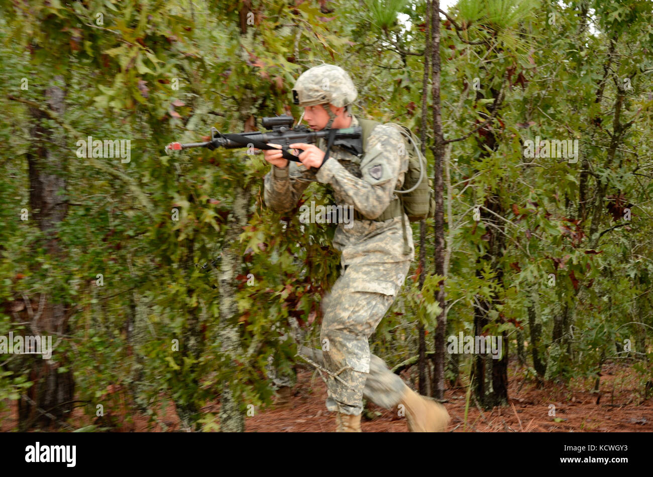 Soldiers with the 131st Military Police Company, 51st Military Police ...