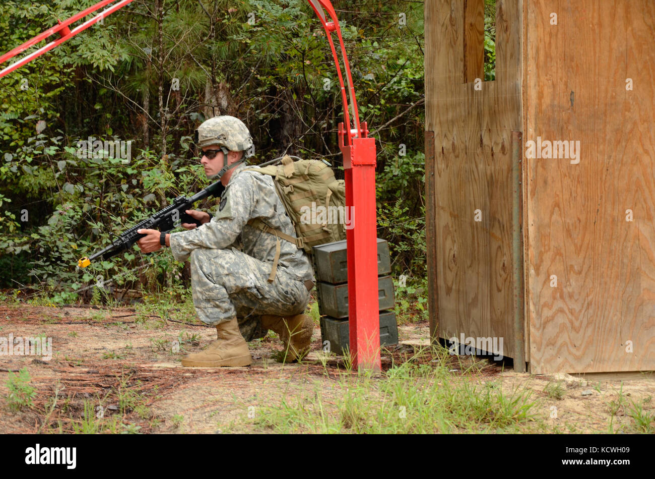Soldiers with the 131st Military Police Company, 51st Military Police ...