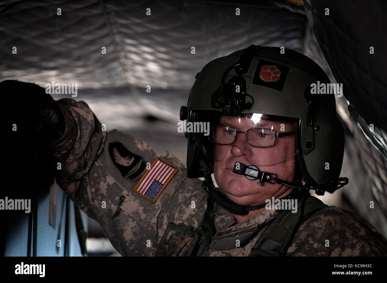 Nvg night vision goggles hi-res stock photography and images - Alamy