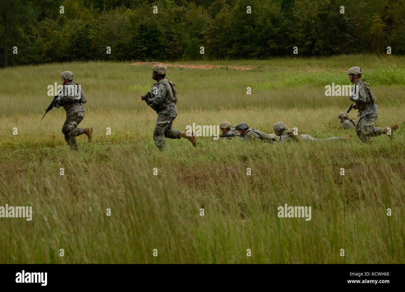 Soldiers with the 151st Expeditionary Signal Battalion conduct battle ...