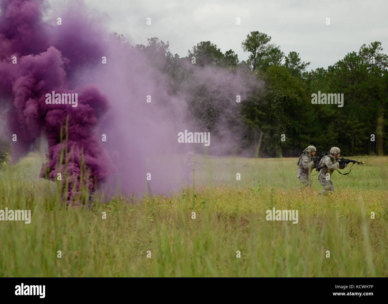 151st expeditionary signal battalion hi-res stock photography and ...