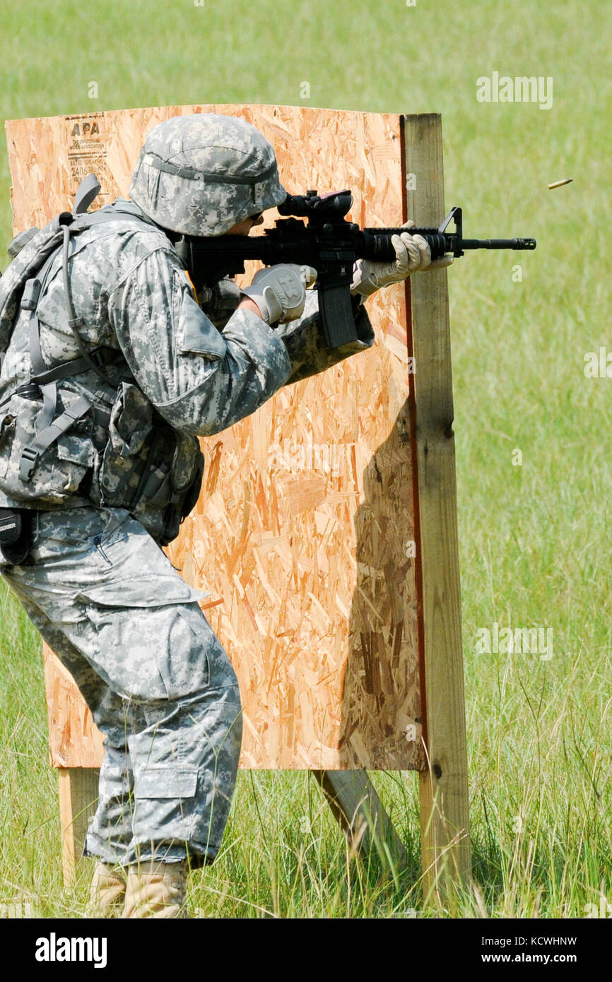 U.S. Army Pvt. Anders Haimbach, Bravo Company, 4th Battalion, 118th ...
