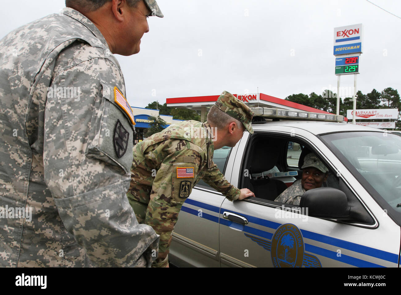 Col. Jeffrey Jones, Commander 218th Maneuver Enhancement Brigade (left ...