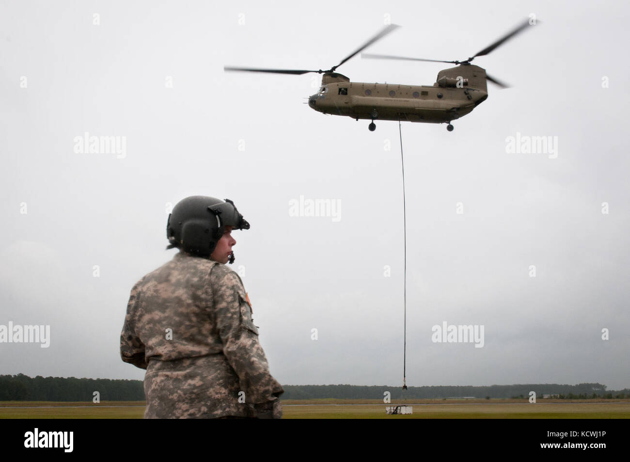 A South Carolina National Guardâs CH-47F Chinook, heavy-lift ...