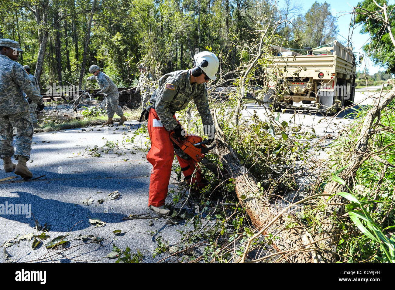 U.S. Soldiers with the 178th Engineer Battalion, South Carolina Army ...