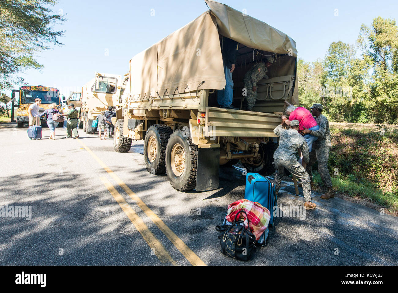 U.S. Soldiers with the 1053rd Transportation Company, 1050th ...