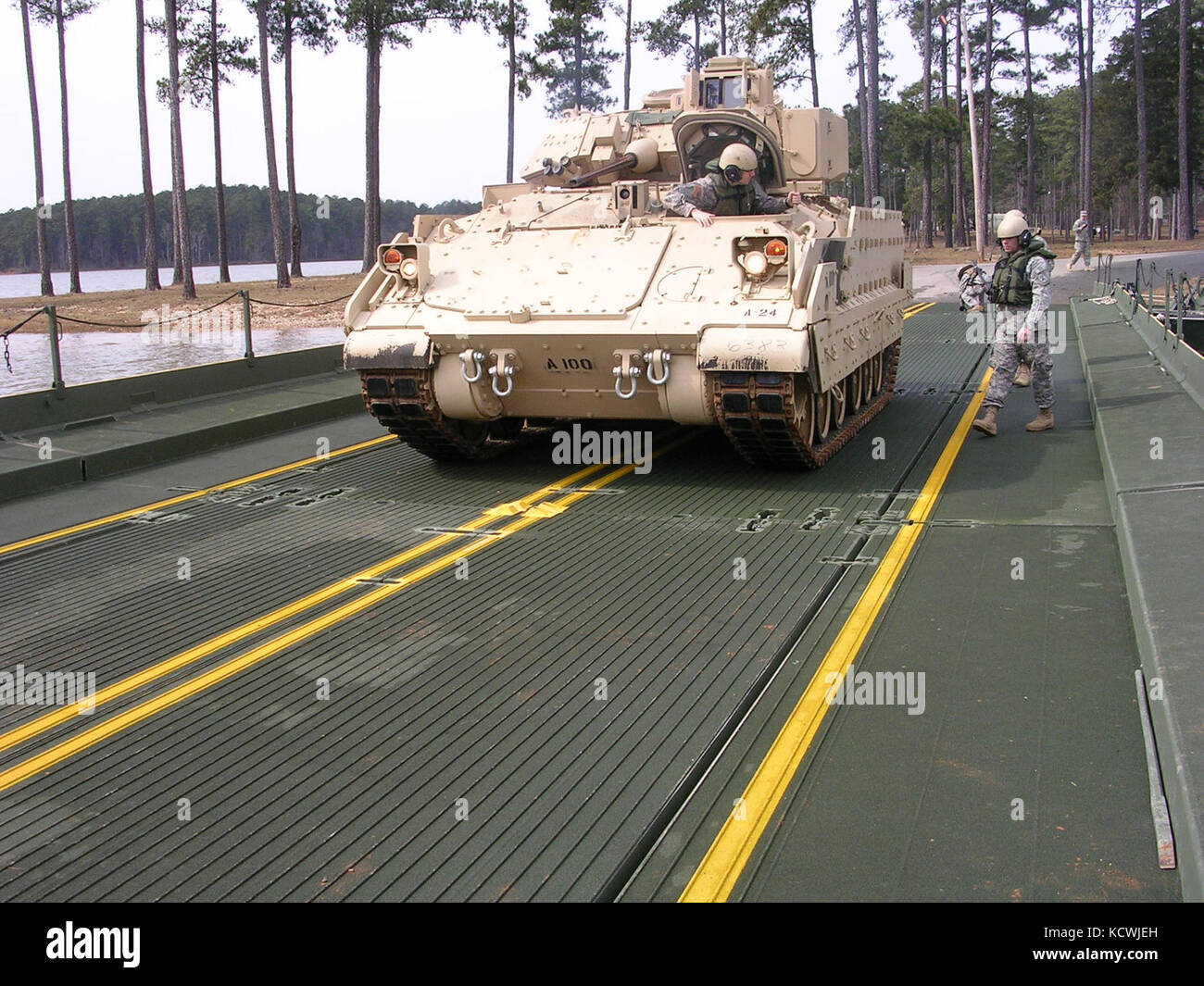 U.S. Soldiers in the 125th Multi-Role Bridge Company, South Carolina ...