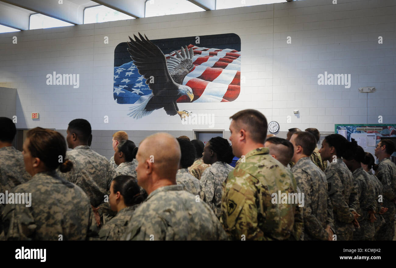 S.C. Army National Guard Soldiers with Headquarters and Headquarters ...