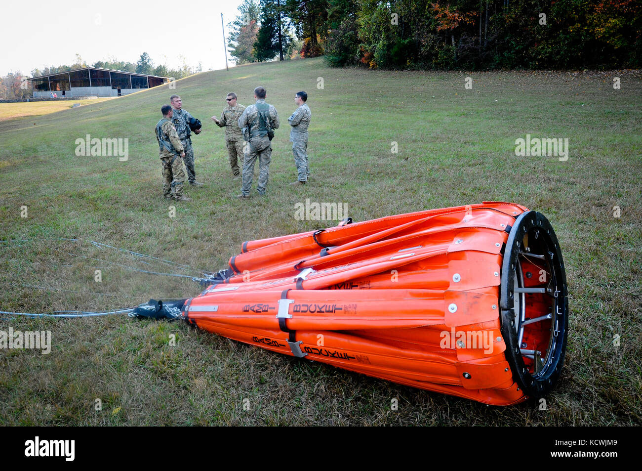 A South Carolina Army National Guard CH-47 Chinook heavy-lift cargo ...