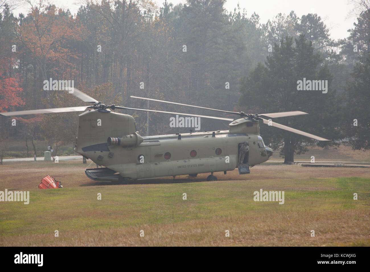 A South Carolina Army National Guard CH-47 Chinook from Det. 1, Bravo ...