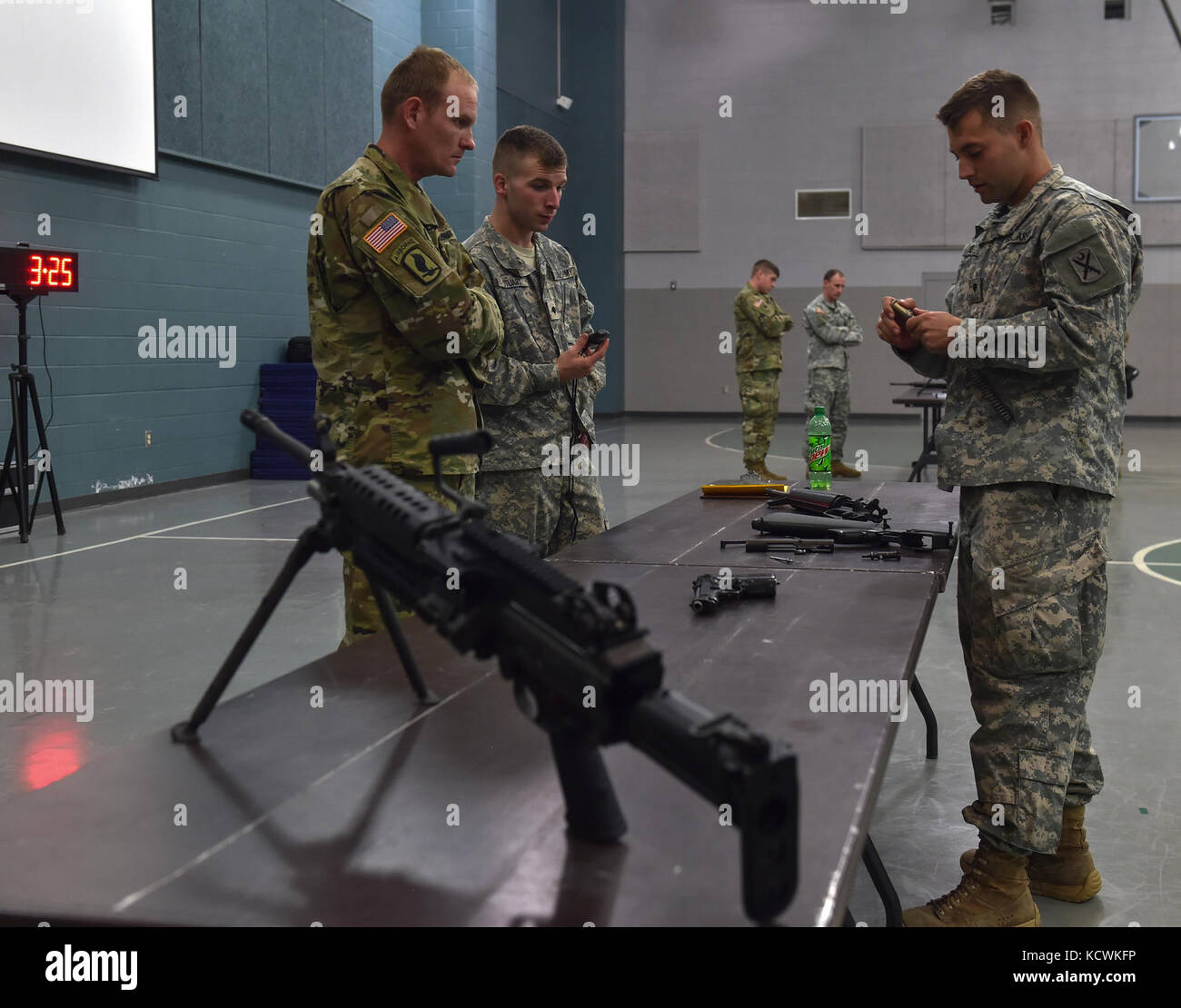 Automatic rifleman hi-res stock photography and images - Alamy