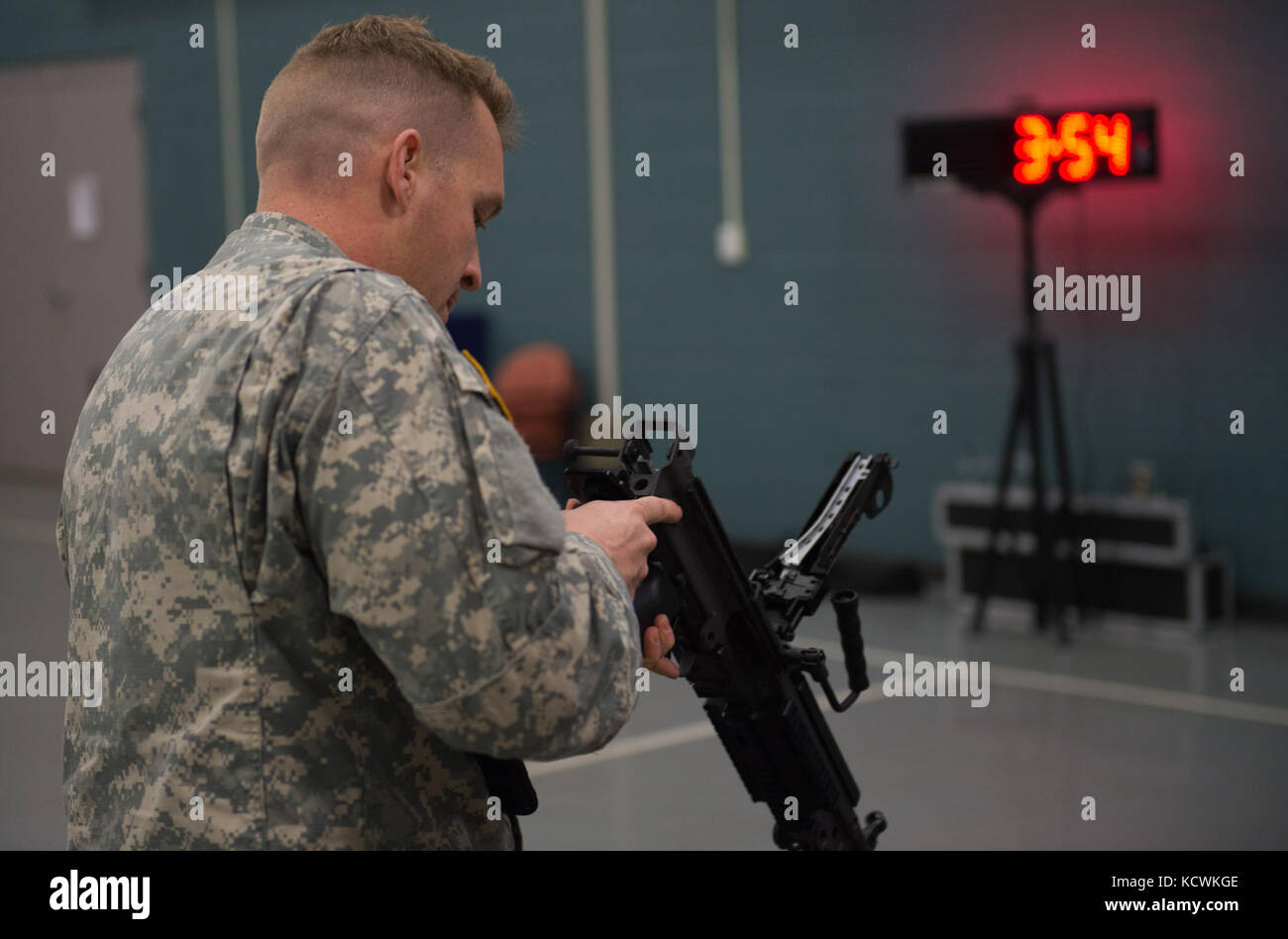 M240 machine gun hi-res stock photography and images - Alamy