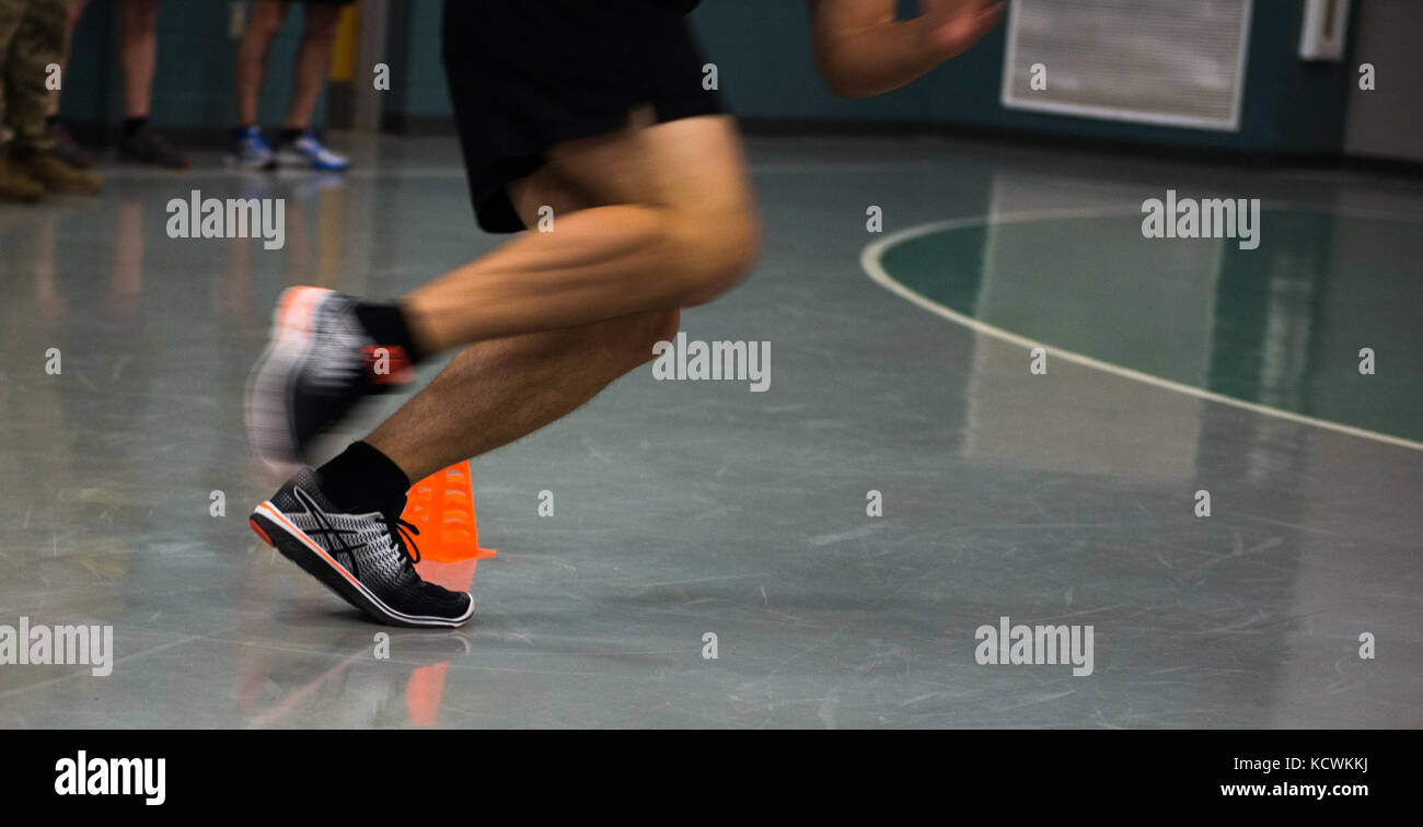 100 meter sprint hi-res stock photography and images - Alamy