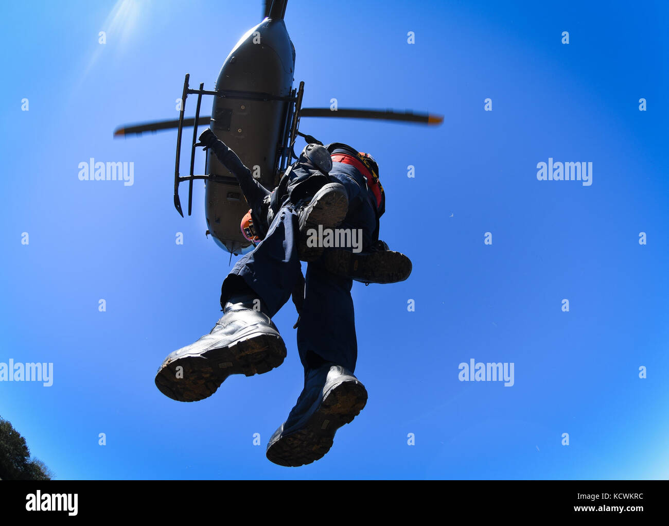 South Carolina National Guard Soldiers, and fire department/EMS ...