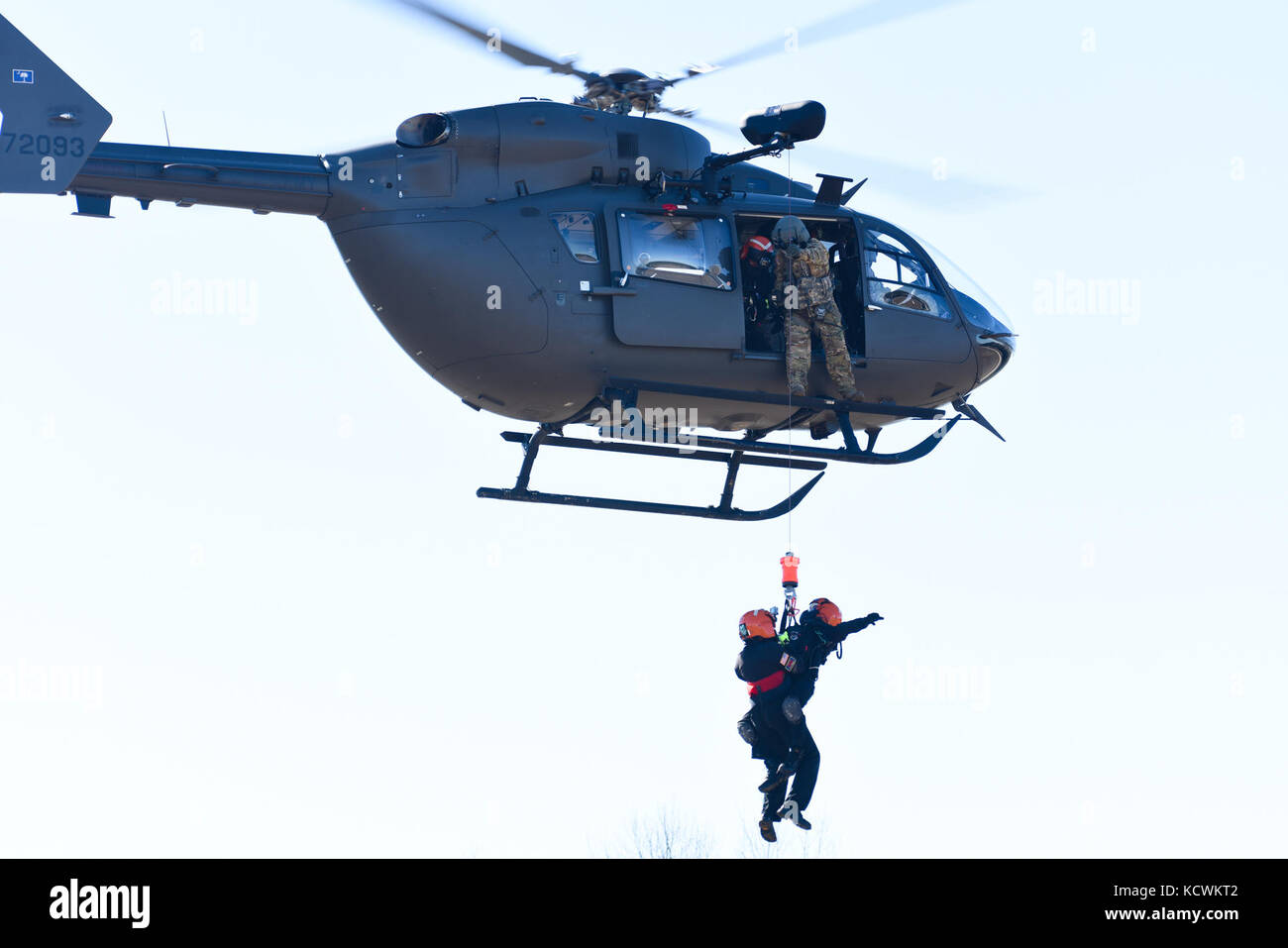 South Carolina National Guard Soldiers, and fire department/EMS ...