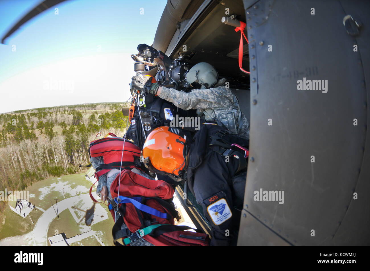 South Carolina National Guard Soldiers and fire department/EMS rescuers ...