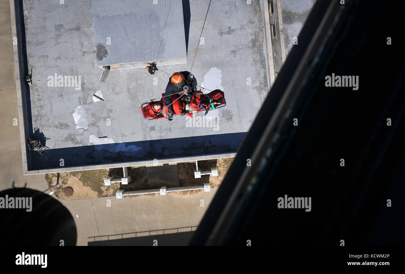 South Carolina National Guard Soldiers and fire department/EMS rescuers ...