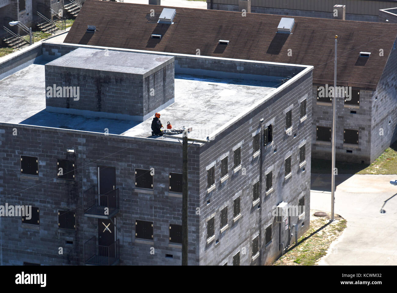 South Carolina National Guard Soldiers and fire department/EMS rescuers ...