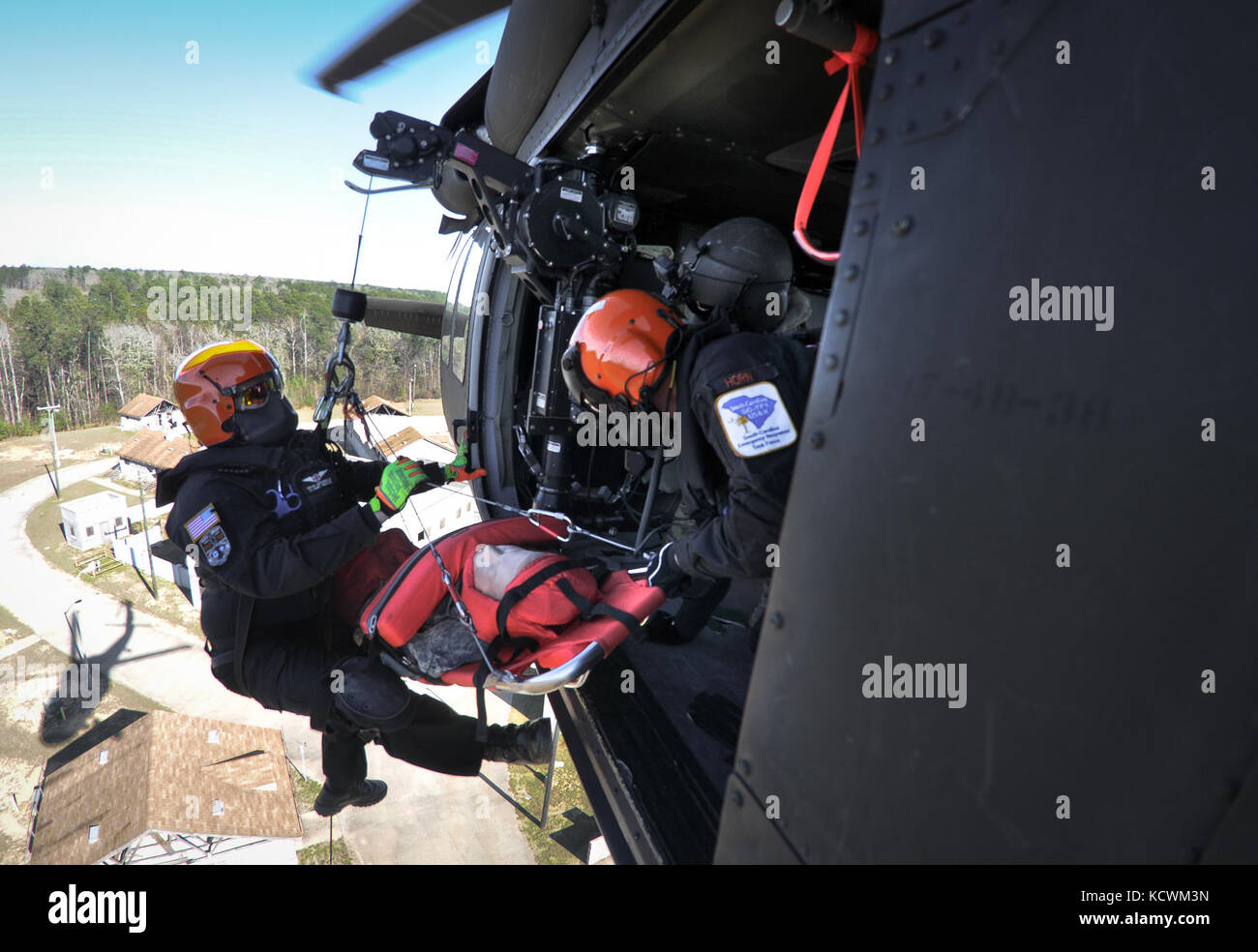South Carolina National Guard Soldiers and fire department/EMS rescuers ...