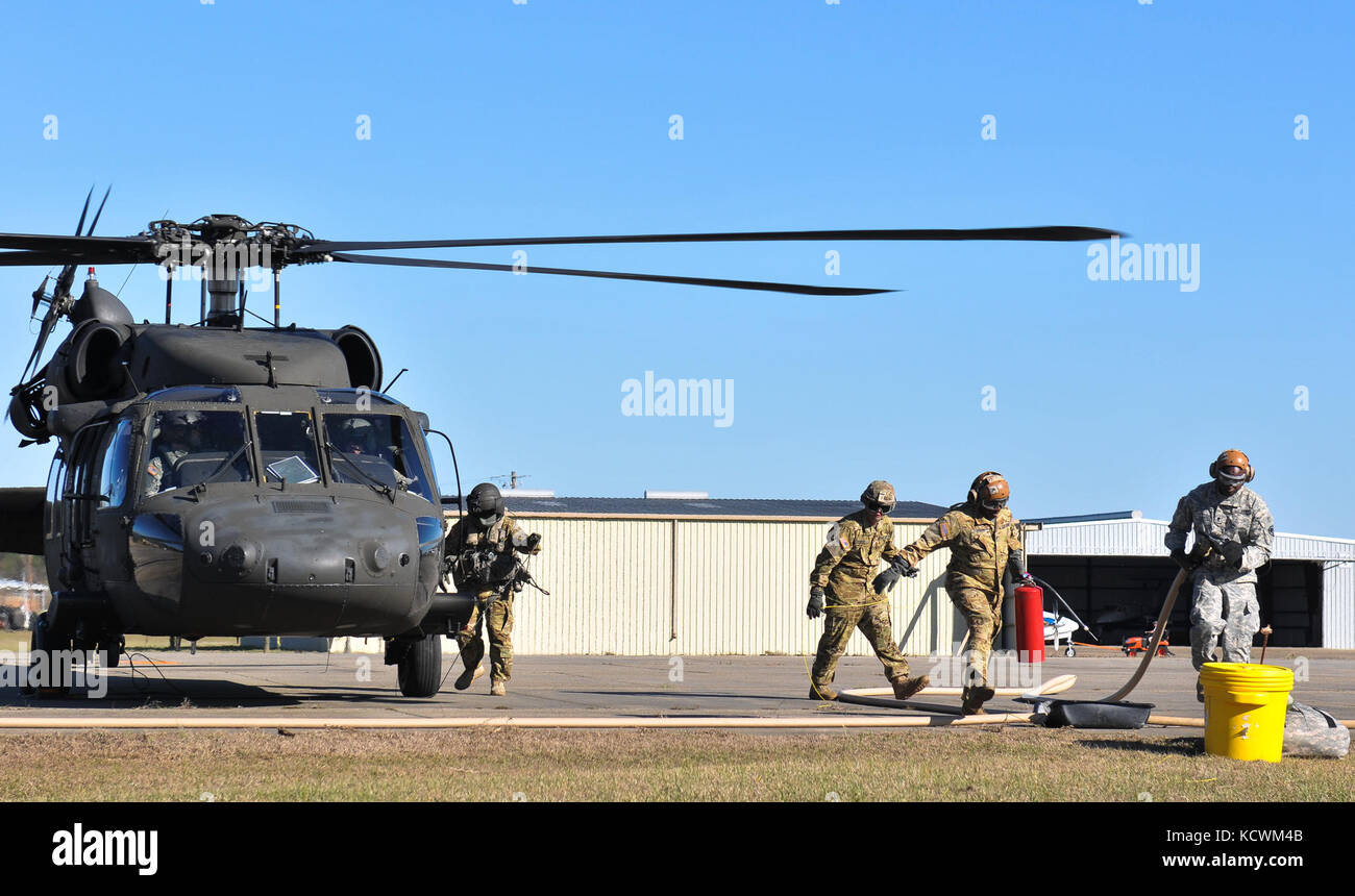 South Carolina National Guard Soldiers and fire department/EMS rescuers ...