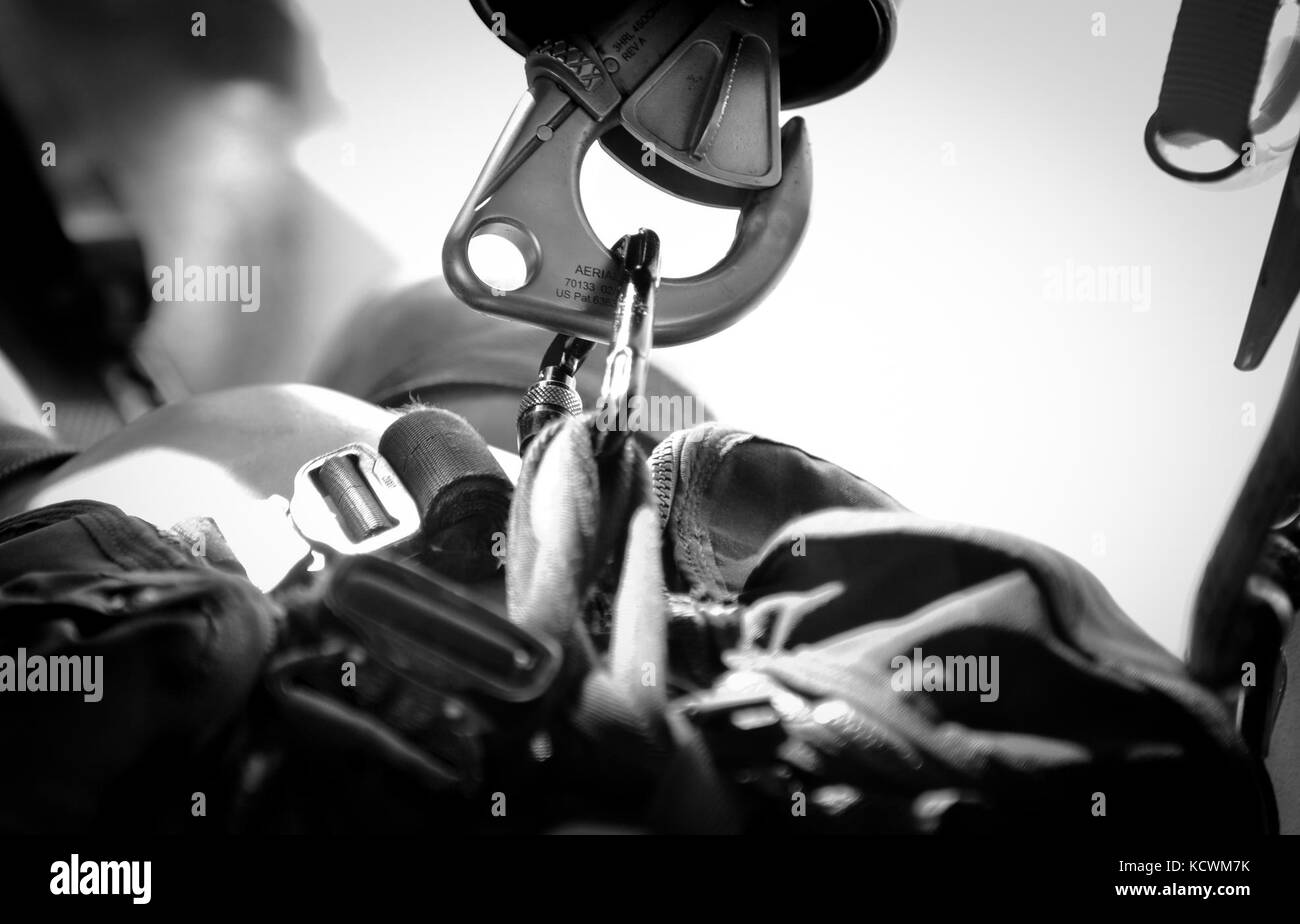 South Carolina National Guard Staff Sgt. Brian Holder, 2-151st Aviation ...