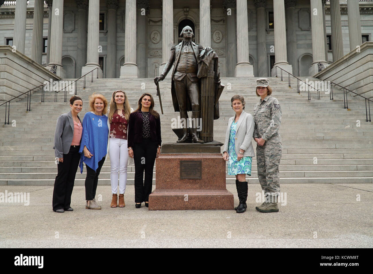 Yuli Nunez de Bueno, spouse of Colombian Air Force commander Gen ...
