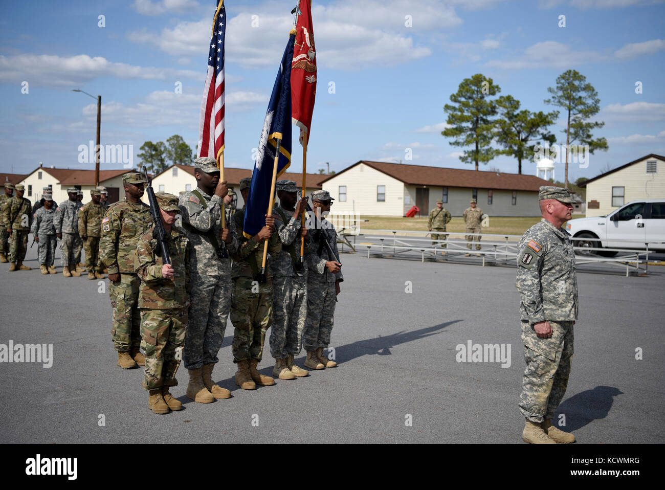 U.S. Army Soldiers from the South Carolina National Guard's 122nd ...