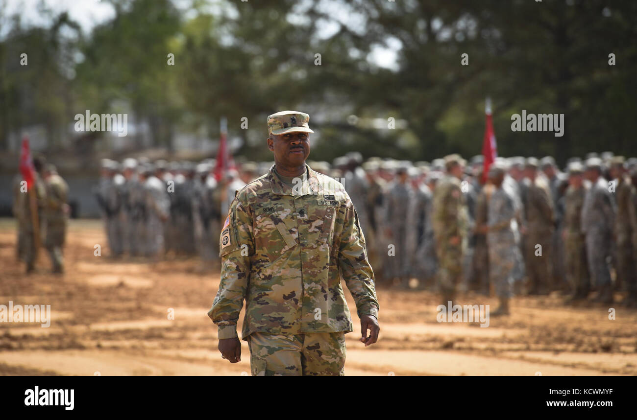 S.C. Army National Guard Soldiers with 122nd Engineer Battalion, 59th ...