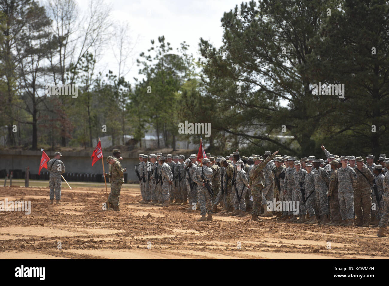 S.C. Army National Guard Soldiers with 122nd Engineer Battalion, 59th ...
