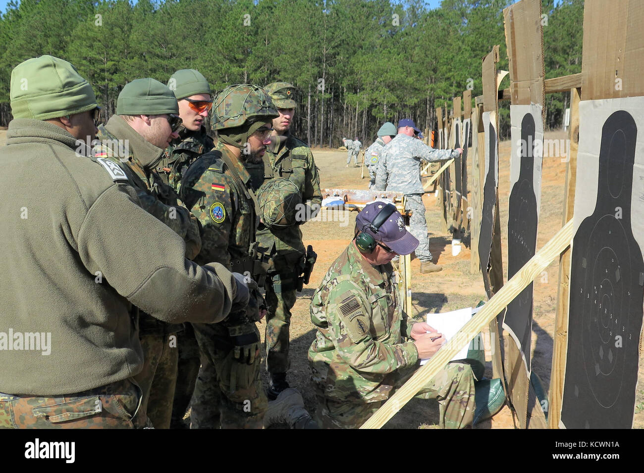 U s national guard all guard marksmanship team hi-res stock photography ...